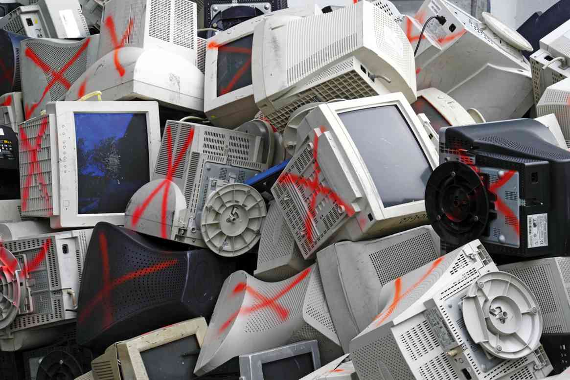 How To Dispose Of Electronics In The UK | Clear It Waste